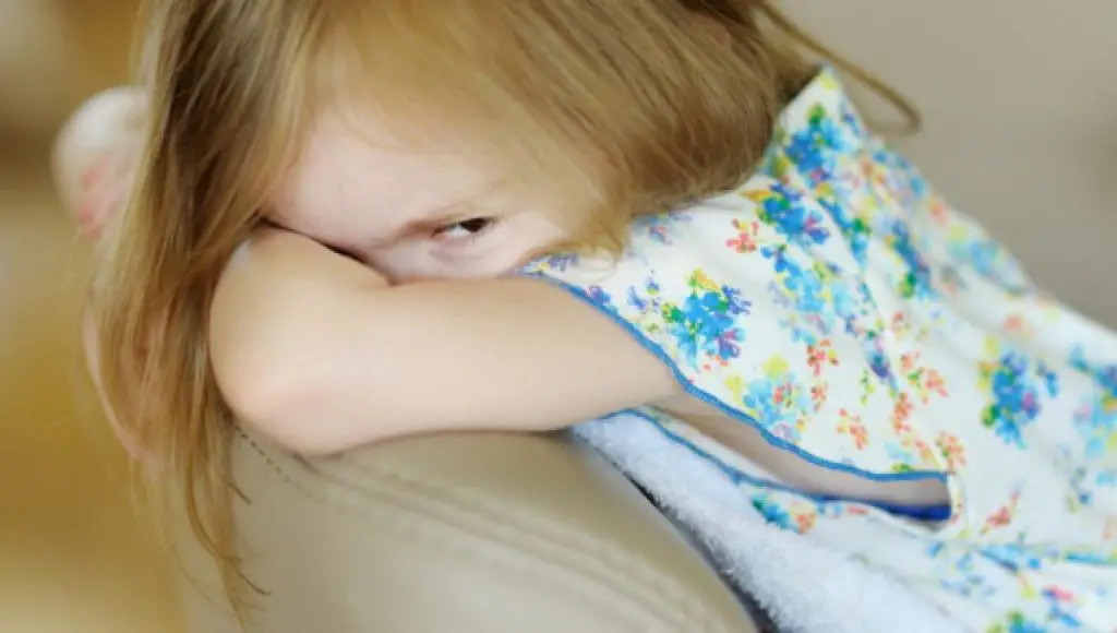 ¿Cómo actuar ante una rabieta de tu niño en público?