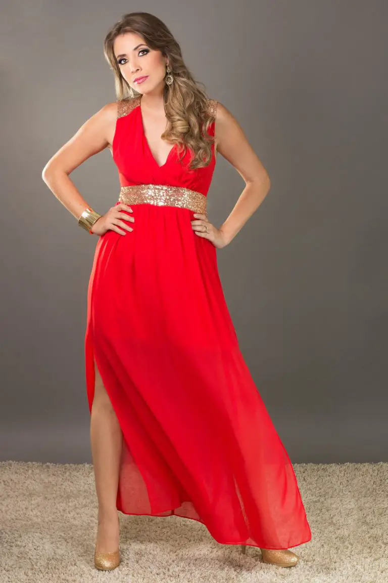 ¿Vestidos rojos con qué zapatos combinan? +38 ideas elegantes y glamorosas