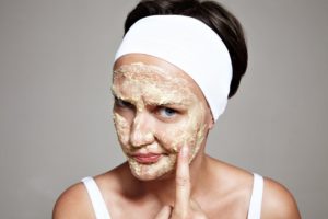 ¿Qué es el peeling? Tipos, Beneficios y riesgos para rejuvenecer la piel