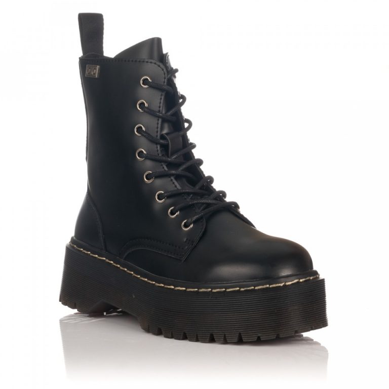 Botas negras: Los 20 modelos de tendencia + ideas de outfits para combinar