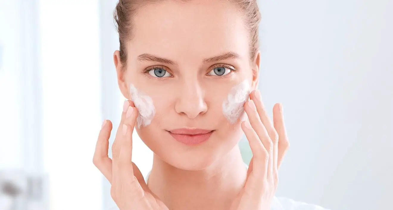 ¿Cuál es la mejor crema para piel seca y escamosa? +12 Productos para ...