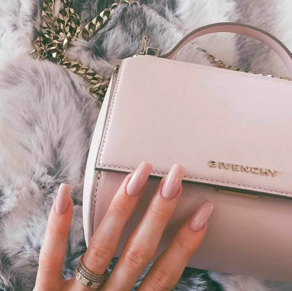 18 Modelos de uñas beige que te hacen ver más arreglada y profesional