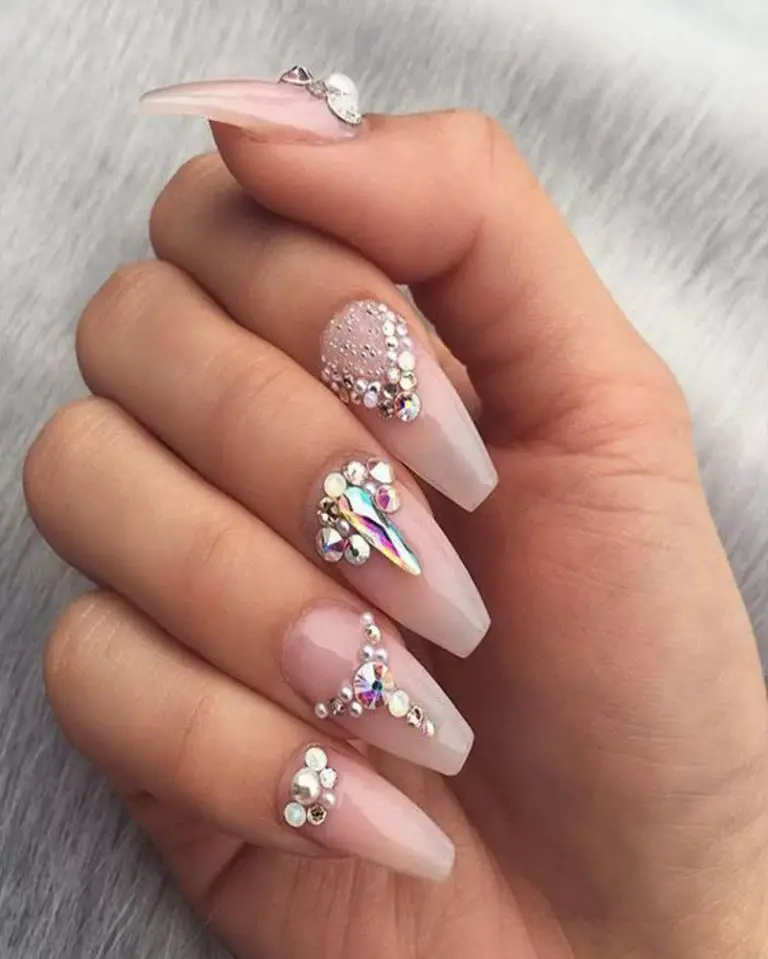18 Modelos de uñas beige que te hacen ver más arreglada y profesional
