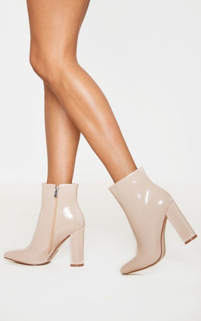 Tacones botines: La tendencia de moda en looks casuales