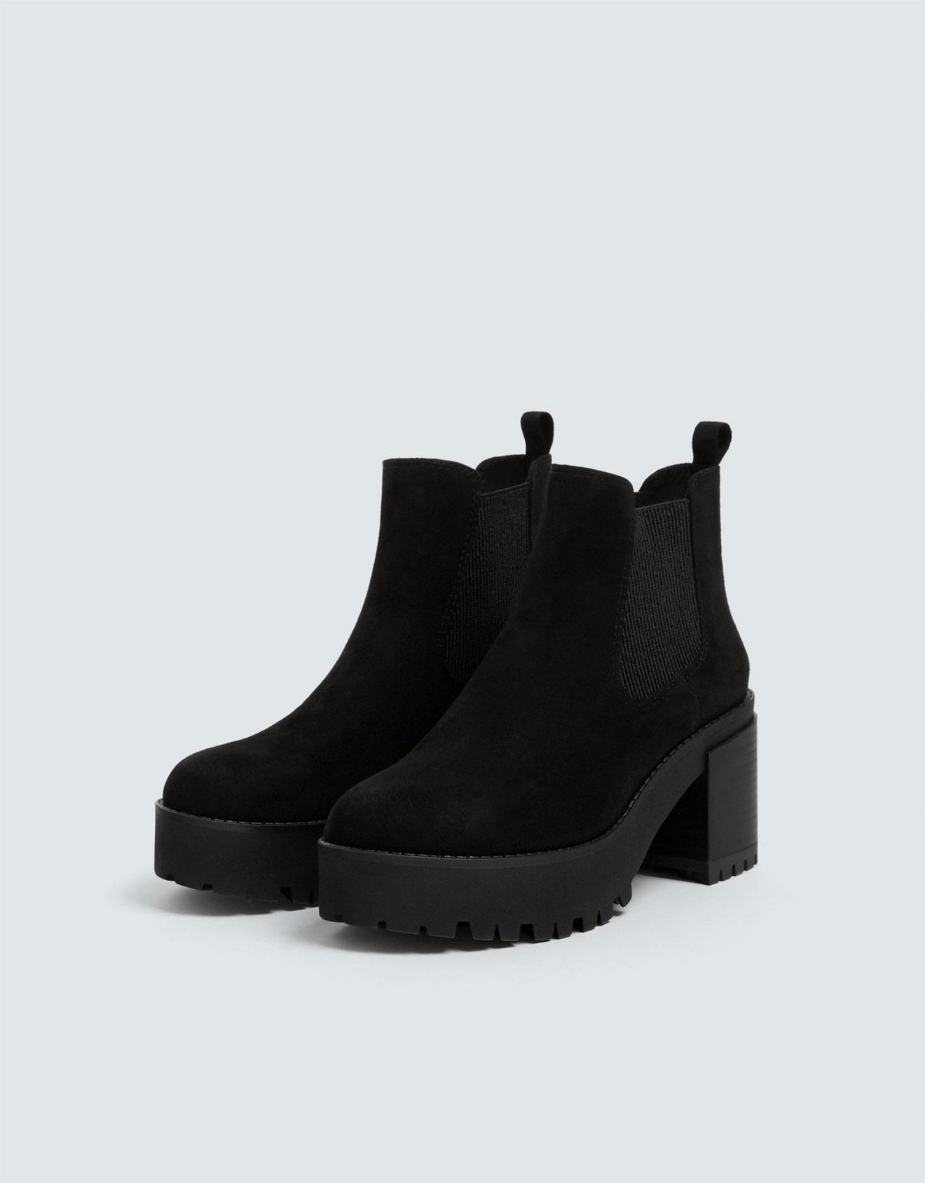 Como llevar botas negras con plataforma este otoño