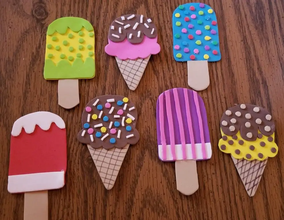 Adornos de foami (muy útiles) para decorar espacios y celebraciones