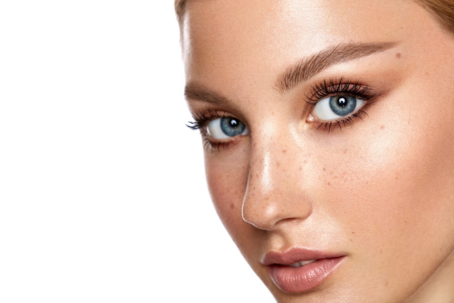 Cejas rectas: +5 Trucos para lograr un diseño de cejas recto y natural