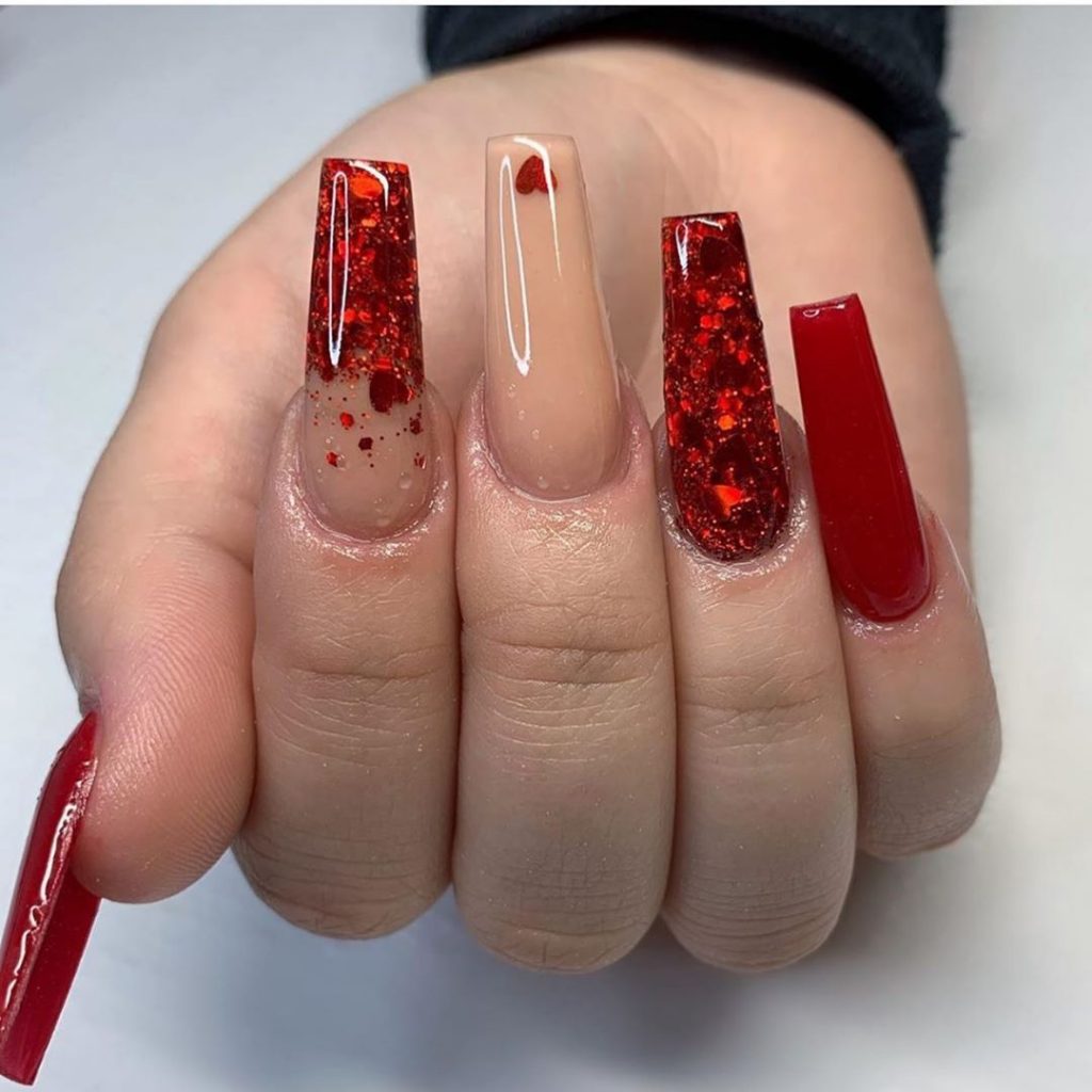 Uñas acrílicas rojas ¡Diseños fantásticos para manos de diosa