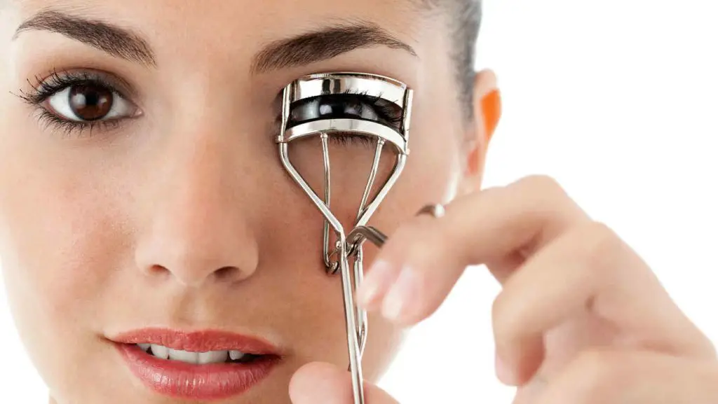 ¿Cómo maquillarse bien? Guía definitiva paso a paso