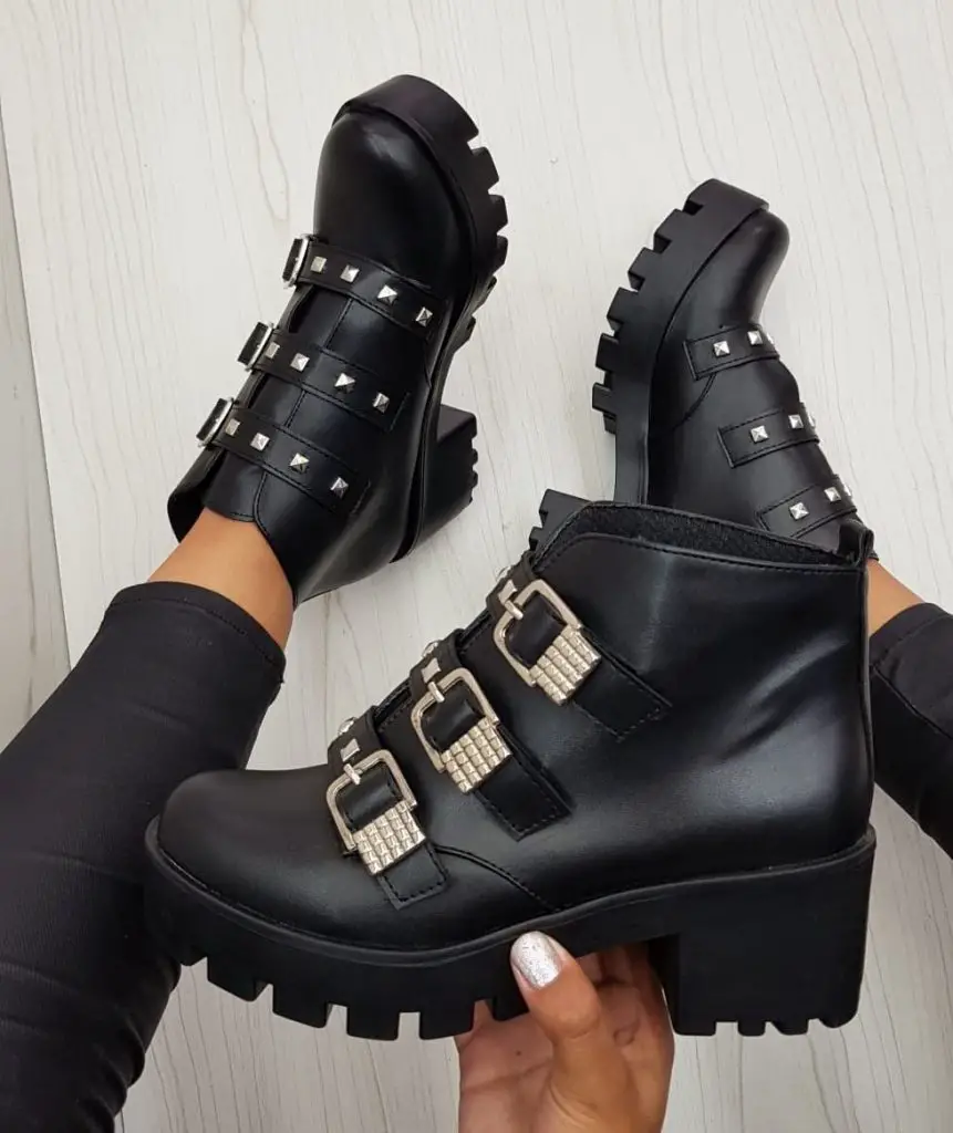 Botas rockeras: El calzado para los looks + atrevidos (y virales)