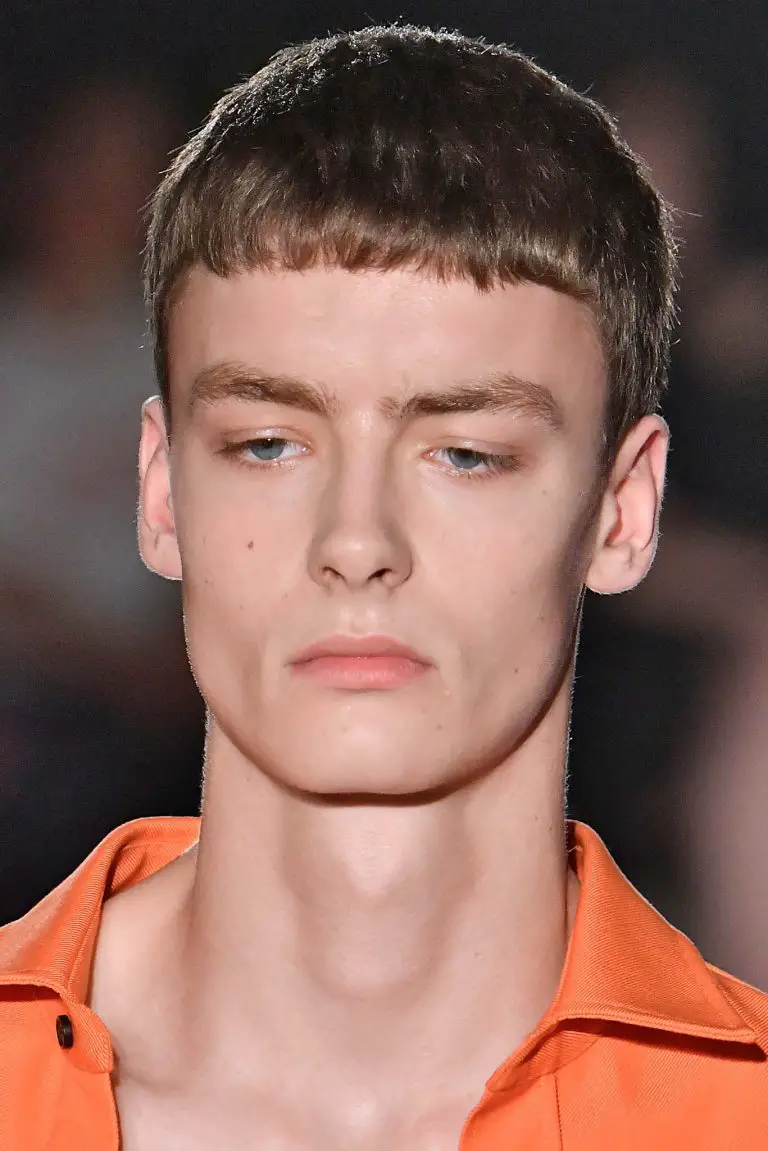 +15 Cortes de pelo con flequillo para hombre que se ven bien en todos