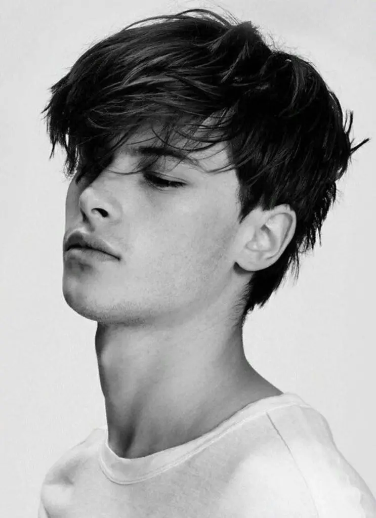 +15 Cortes de pelo con flequillo para hombre que se ven bien en todos