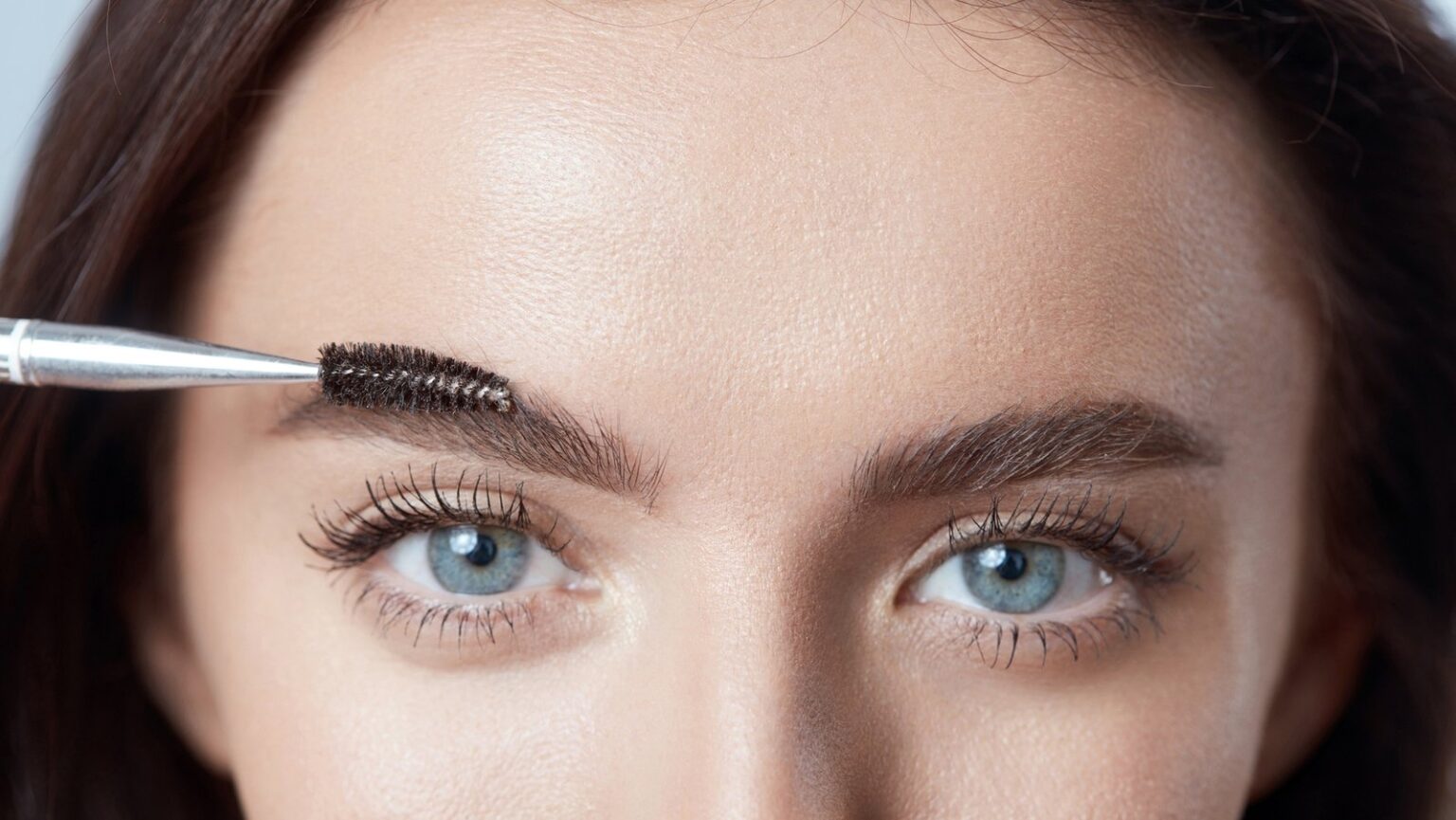 Gel para cejas: ¿Cómo aplicarlo? ¿Cuáles son los mejores?