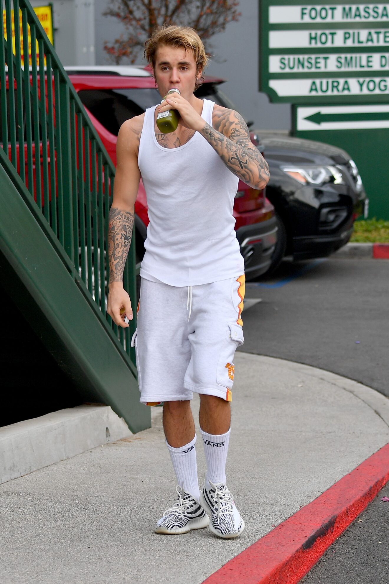 +18 Ideas de Outfits de short con medias para hombres