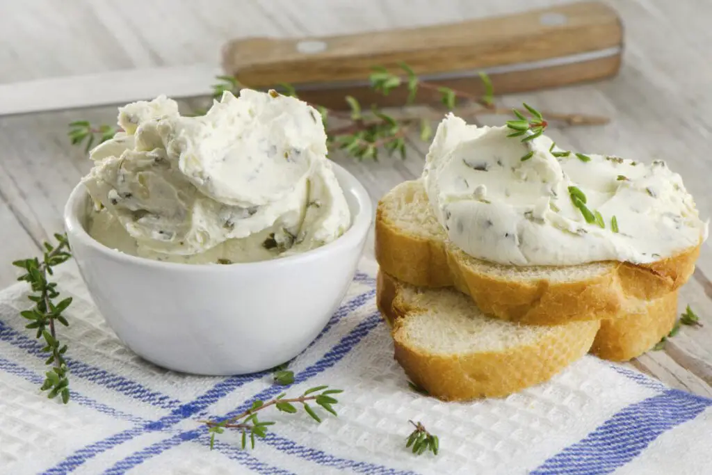 +13 Salsas con crema y verdeo para comer saboroso