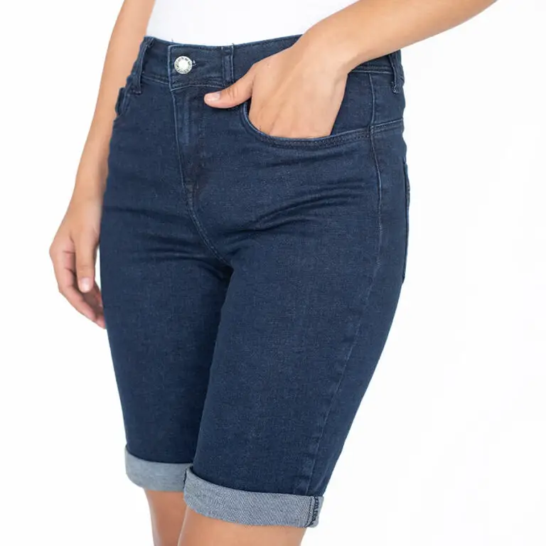 Outfit con short largo: Ideas para cualquier temporada del año