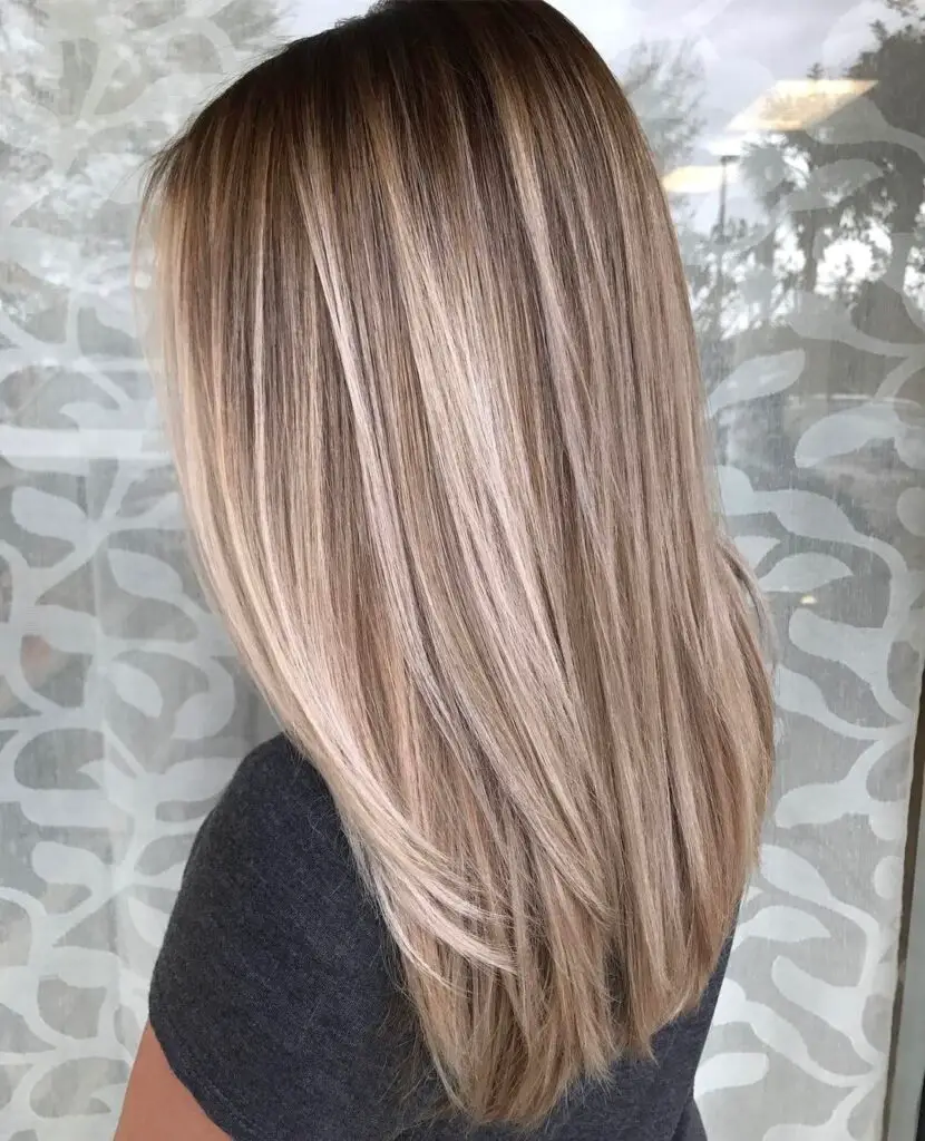 Mechas rubias para darle un look fresco a tu rostro